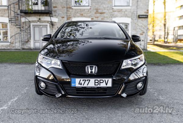 Black Honda Civic 2016 in Tallinn, with an engine capacity of 1.80 L and mileage of 125 thousand km for 10990 €, photo 3 on AUTOMOTO.COM.LV
