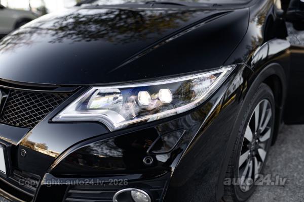 Black Honda Civic 2016 in Tallinn, with an engine capacity of 1.80 L and mileage of 125 thousand km for 10990 €, photo 7 on AUTOMOTO.COM.LV