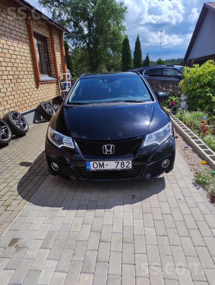 Melns Honda Civic 2016 Krāslava, ar dzinēja tilpumu 1.60 L un nobraukumu 180 tūkst. km par 6400 €, foto 1 vietnē AUTOMOTO.COM.LV
