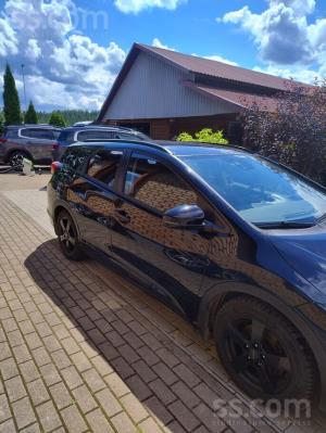 Melns Honda Civic 2016 Krāslava, ar dzinēja tilpumu 1.60 L un nobraukumu 180 tūkst. km par 6400 €, foto 5 vietnē AUTOMOTO.COM.LV