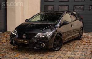 Melns Honda Civic 2016 Rīga, ar dzinēja tilpumu 1.60 L un nobraukumu 277 tūkst. km par 6450 €, foto  vietnē AUTOMOTO.COM.LV