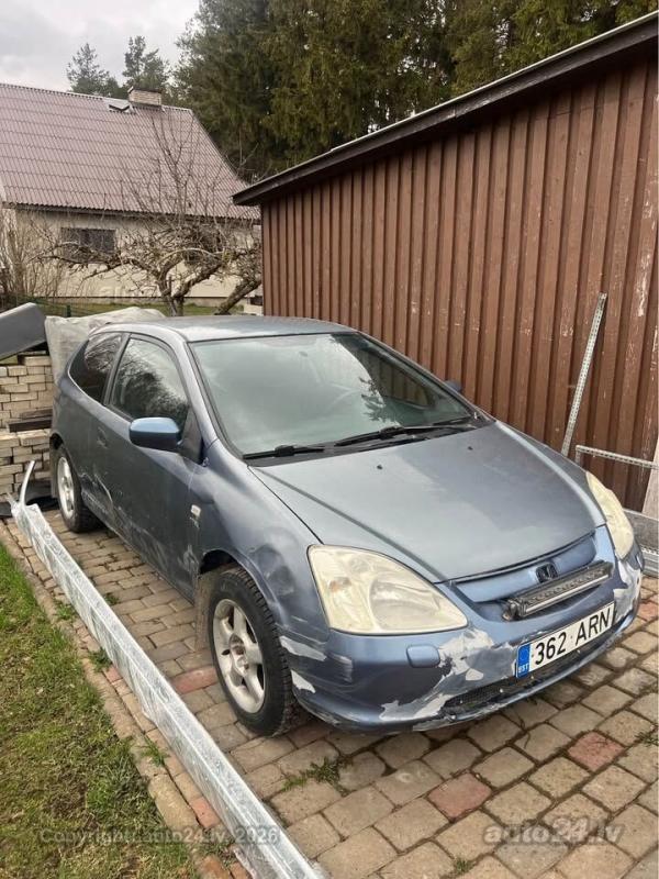 Blue Honda Civic 2002 in Rakvere, with an engine capacity of 1.60 L and mileage of 245 thousand km for 2499 €, photo 2 on AUTOMOTO.COM.LV