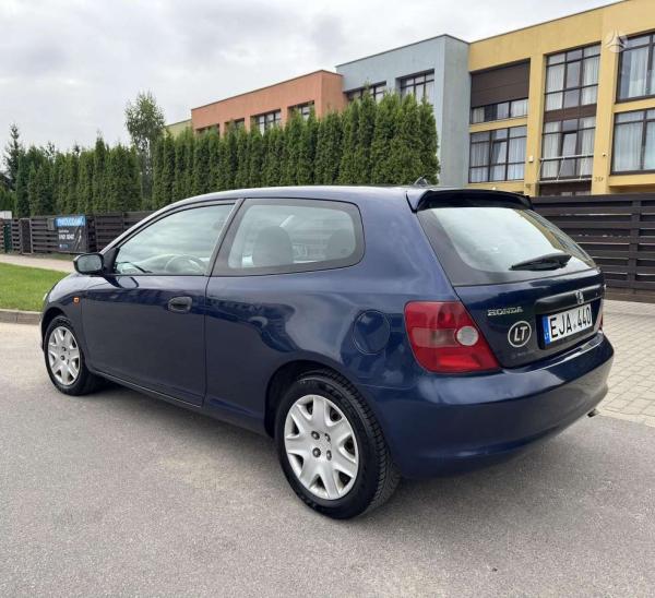 Blue Honda Civic 2002 in Vilnius, with an engine capacity of 1.40 L and mileage of 204 thousand km for 1950 €, photo 7 on AUTOMOTO.COM.LV