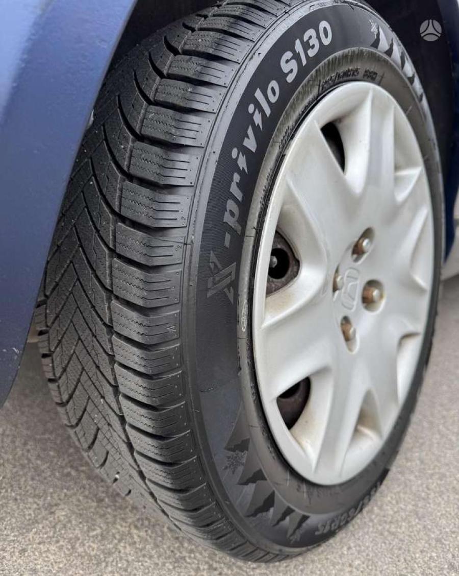 Zils Honda Civic 2002 Viļņa, ar dzinēja tilpumu 1.40 L un nobraukumu 204 tūkst. km par 1950 €, foto 22 vietnē AUTOMOTO.COM.LV