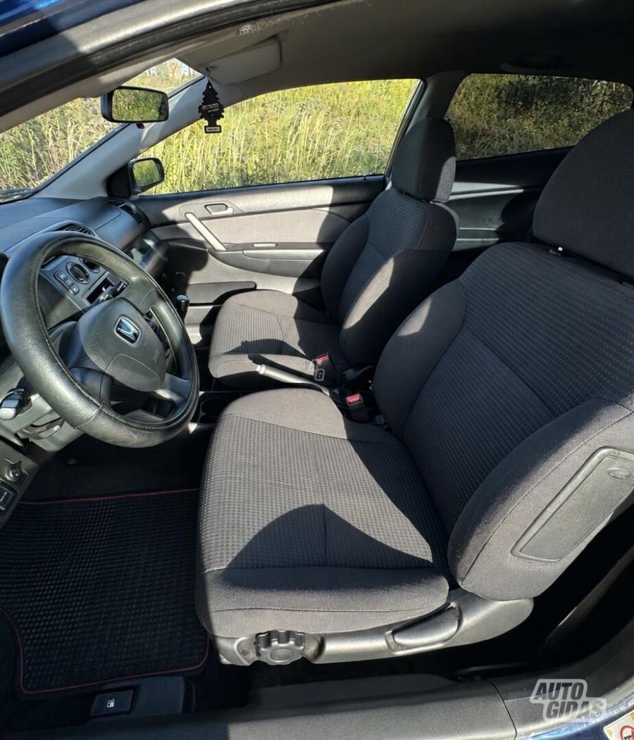 Zils Honda Civic 2002 Viļņa, ar dzinēja tilpumu 1.60 L un nobraukumu 300 tūkst. km par 1340 €, foto 8 vietnē AUTOMOTO.COM.LV