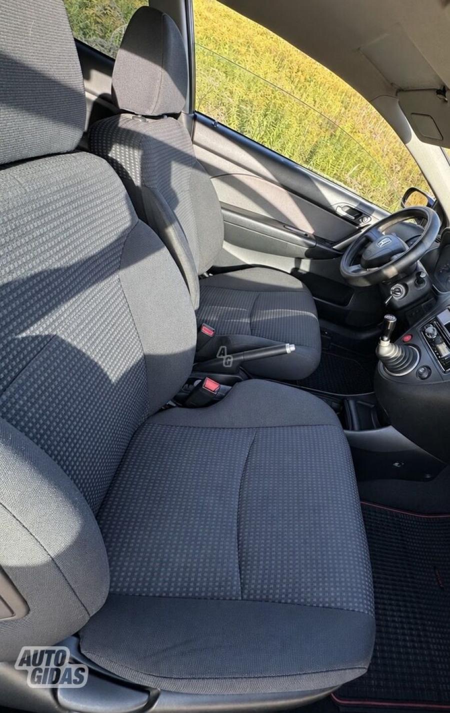 Zils Honda Civic 2002 Viļņa, ar dzinēja tilpumu 1.60 L un nobraukumu 300 tūkst. km par 1340 €, foto 9 vietnē AUTOMOTO.COM.LV