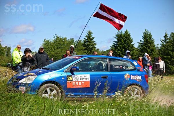 Zils Honda Civic 2004 Rīga, ar dzinēja tilpumu 1.60 L un nobraukumu 205 tūkst. km par 600 €, foto 5 vietnē AUTOMOTO.COM.LV