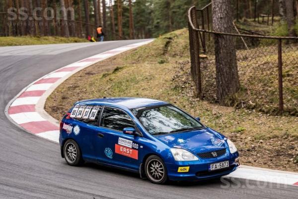 Zils Honda Civic 2004 Rīga, ar dzinēja tilpumu 1.60 L un nobraukumu 205 tūkst. km par 600 €, foto 6 vietnē AUTOMOTO.COM.LV