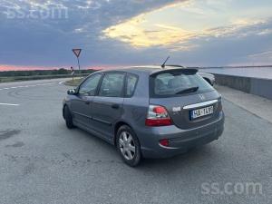 Blue Honda Civic 2005 in Riga, with an engine capacity of 1.60 L and mileage of 265 thousand km for 1200 €, photo 4 on AUTOMOTO.COM.LV