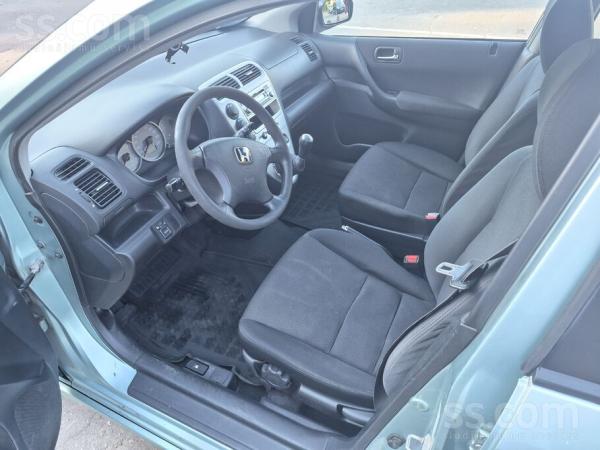 Blue Honda Civic 2005 in Riga, with an engine capacity of 1.40 L and mileage of 260 thousand km for 600 €, photo 5 on AUTOMOTO.COM.LV