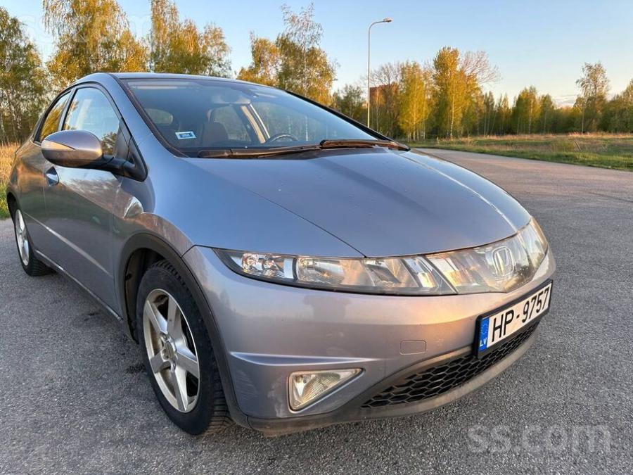 Zils Honda Civic 2006 Rīga, ar dzinēja tilpumu 2.20 L un nobraukumu 296 tūkst. km par 1800 €, foto 2 vietnē AUTOMOTO.COM.LV