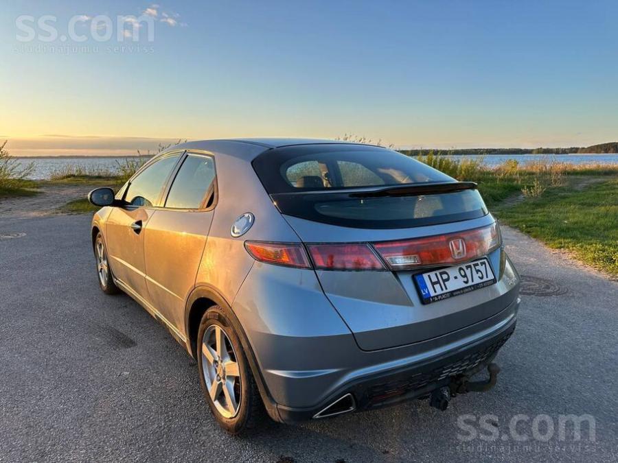 Zils Honda Civic 2006 Rīga, ar dzinēja tilpumu 2.20 L un nobraukumu 296 tūkst. km par 1800 €, foto 8 vietnē AUTOMOTO.COM.LV