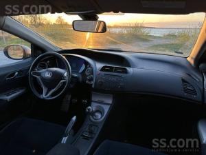 Zils Honda Civic 2006 Rīga, ar dzinēja tilpumu 2.20 L un nobraukumu 296 tūkst. km par 1800 €, foto 14 vietnē AUTOMOTO.COM.LV