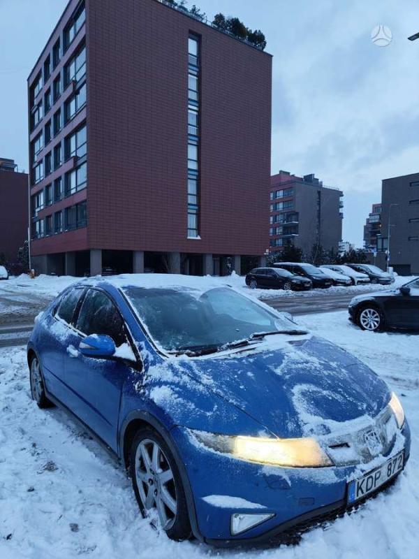 Blue Honda Civic 2006 in Vilnius, with an engine capacity of 2.20 L and mileage of 430 thousand km for 1050 €, photo 2 on AUTOMOTO.COM.LV