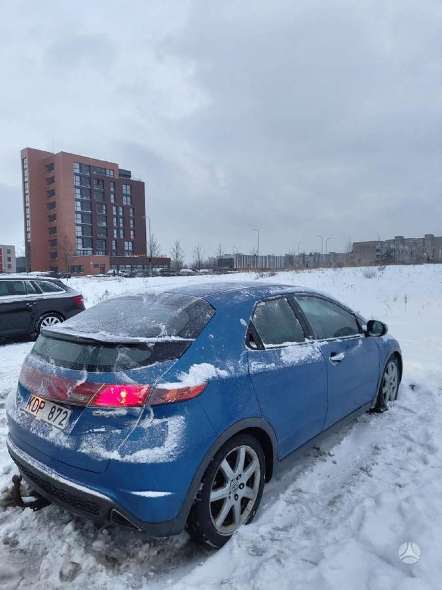 Blue Honda Civic 2006 in Vilnius, with an engine capacity of 2.20 L and mileage of 430 thousand km for 1050 €, photo 4 on AUTOMOTO.COM.LV