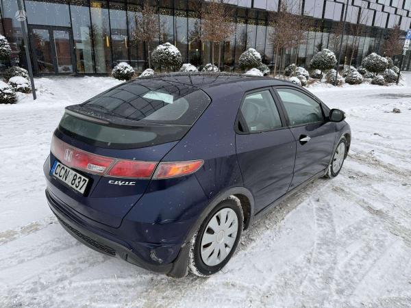 Blue Honda Civic 2006 in Vilnius, with an engine capacity of 1.40 L and mileage of 250 thousand km for 750 €, photo 2 on AUTOMOTO.COM.LV