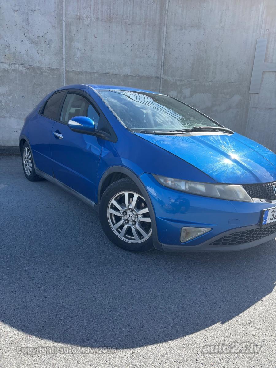 Blue Honda Civic 2006 in Tallinn, with an engine capacity of 1.80 L and mileage of 256 thousand km for 2250 €, photo 3 on AUTOMOTO.COM.LV