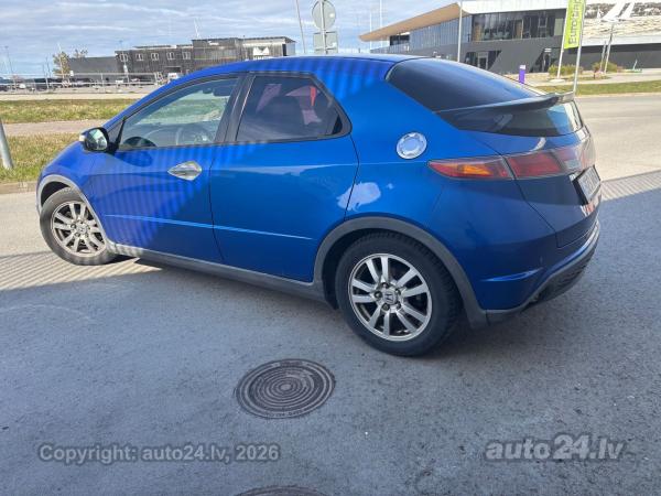 Zils Honda Civic 2006 Tallina, ar dzinēja tilpumu 1.80 L un nobraukumu 256 tūkst. km par 2250 €, foto 3 vietnē AUTOMOTO.COM.LV
