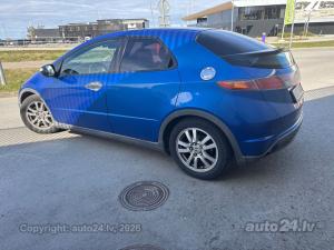 Blue Honda Civic 2006 in Tallinn, with an engine capacity of 1.80 L and mileage of 256 thousand km for 2250 €, photo 4 on AUTOMOTO.COM.LV