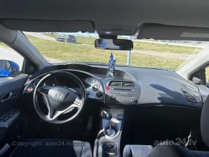 Blue Honda Civic 2006 in Tallinn, with an engine capacity of 1.80 L and mileage of 256 thousand km for 2250 €, photo 5 on AUTOMOTO.COM.LV