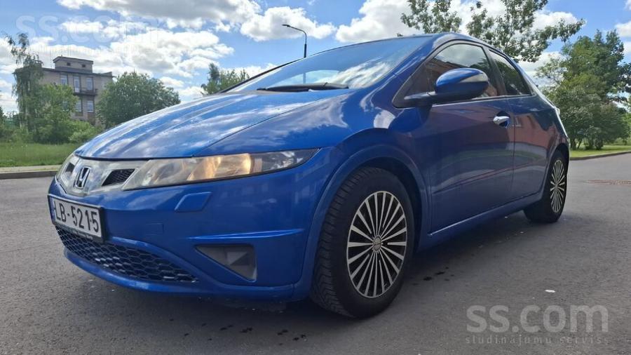 Zils Honda Civic 2006 Daugavpils, ar dzinēja tilpumu 1.80 L un nobraukumu 297 tūkst. km par 1881 €, foto 4 vietnē AUTOMOTO.COM.LV