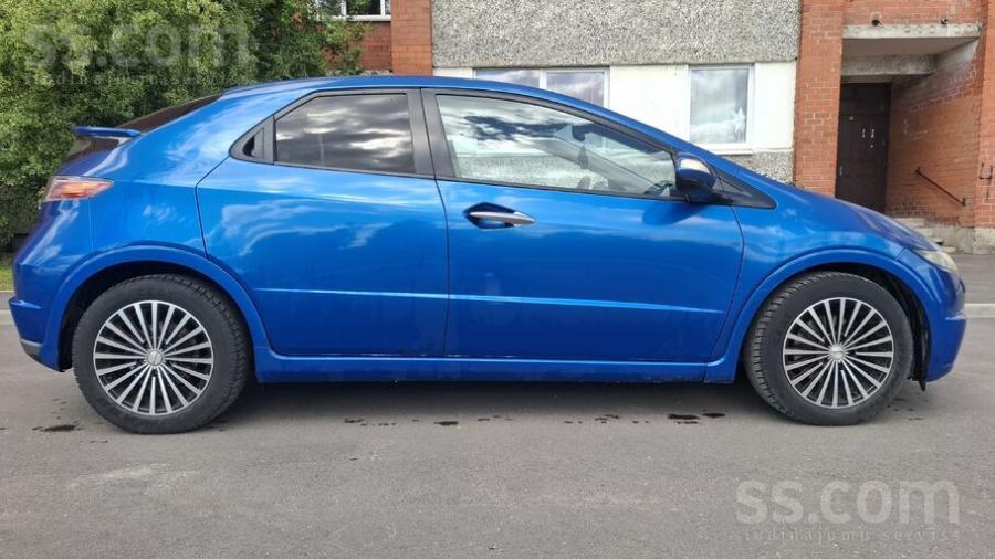 Zils Honda Civic 2006 Daugavpils, ar dzinēja tilpumu 1.80 L un nobraukumu 297 tūkst. km par 1881 €, foto 5 vietnē AUTOMOTO.COM.LV
