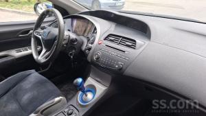 Zils Honda Civic 2006 Daugavpils, ar dzinēja tilpumu 1.80 L un nobraukumu 297 tūkst. km par 1881 €, foto 24 vietnē AUTOMOTO.COM.LV