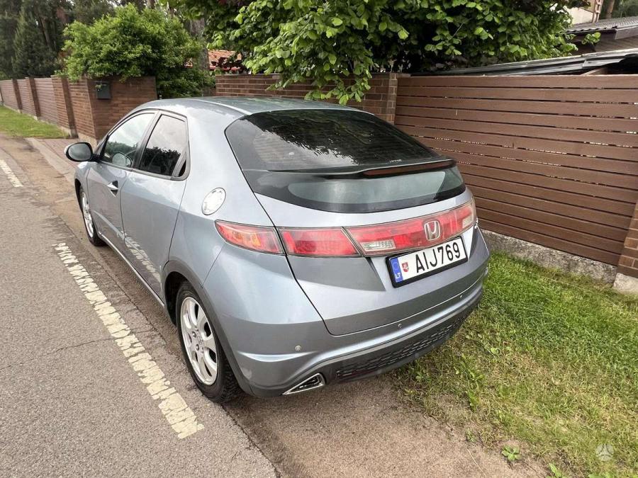 Zils Honda Civic 2006 Klaipėda, ar dzinēja tilpumu 1.80 L un nobraukumu 156 tūkst. km par 3300 €, foto 4 vietnē AUTOMOTO.COM.LV