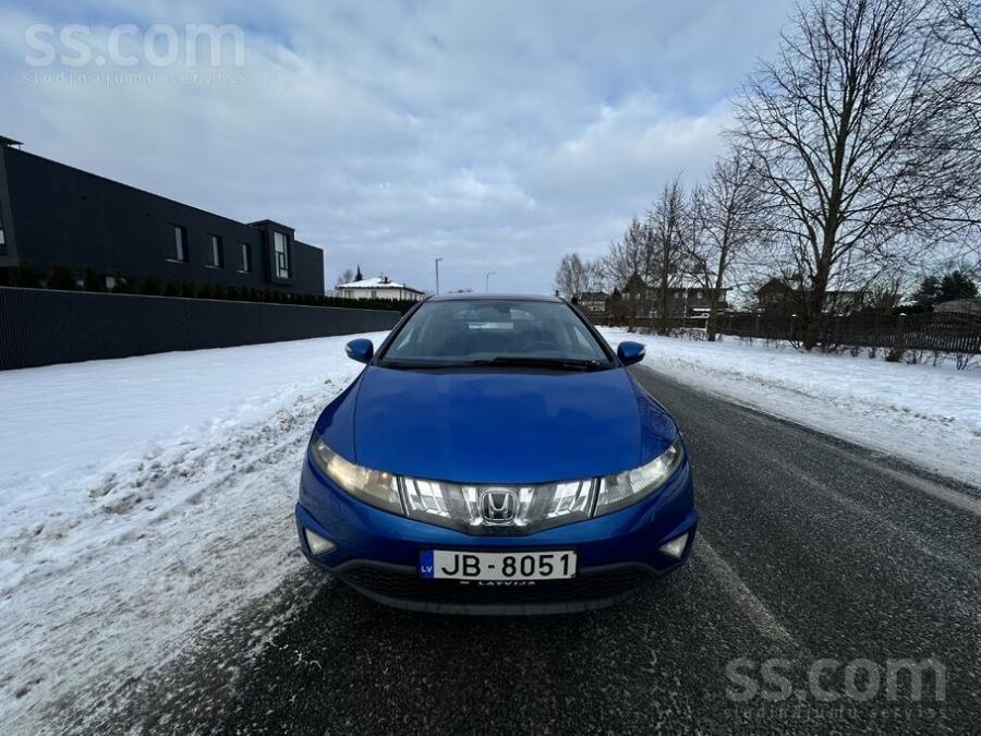 Zils Honda Civic 2007 Rīga, ar dzinēja tilpumu 1.80 L un nobraukumu 194 tūkst. km par 2650 €, foto 2 vietnē AUTOMOTO.COM.LV
