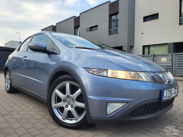 Zils Honda Civic 2007 Viļņa, ar dzinēja tilpumu 2.20 L un nobraukumu 270 tūkst. km par 1950 €, foto 2 vietnē AUTOMOTO.COM.LV
