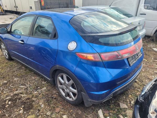 Zils Honda Civic 2007 Viļņa, ar dzinēja tilpumu 1.80 L un nobraukumu 170 tūkst. km par 850 €, foto 4 vietnē AUTOMOTO.COM.LV