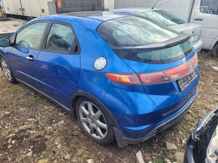 Zils Honda Civic 2007 Viļņa, ar dzinēja tilpumu 1.80 L un nobraukumu 170 tūkst. km par 850 €, foto 4 vietnē AUTOMOTO.COM.LV