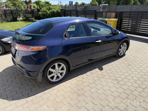 Zils Honda Civic 2007 Rīga, ar dzinēja tilpumu 1.80 L un nobraukumu 129 tūkst. km par 3300 €, foto 1 vietnē AUTOMOTO.COM.LV