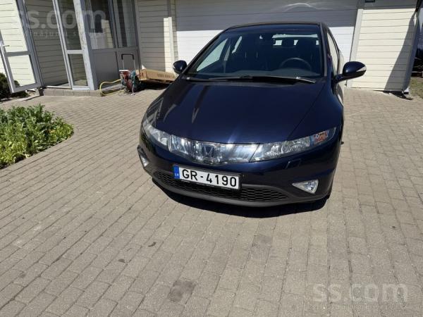 Zils Honda Civic 2007 Rīga, ar dzinēja tilpumu 1.80 L un nobraukumu 129 tūkst. km par 3300 €, foto 3 vietnē AUTOMOTO.COM.LV