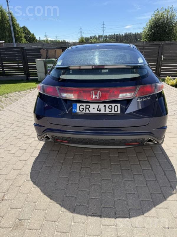 Zils Honda Civic 2007 Rīga, ar dzinēja tilpumu 1.80 L un nobraukumu 129 tūkst. km par 3300 €, foto 5 vietnē AUTOMOTO.COM.LV