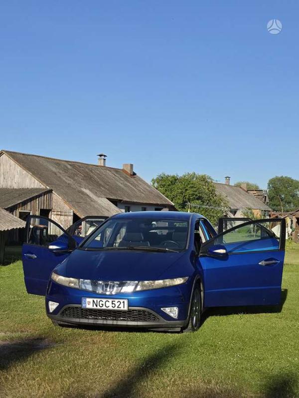 Blue Honda Civic 2007 in Ukmerge, with an engine capacity of 2.20 L and mileage of 347 thousand km for 1700 €, photo 7 on AUTOMOTO.COM.LV