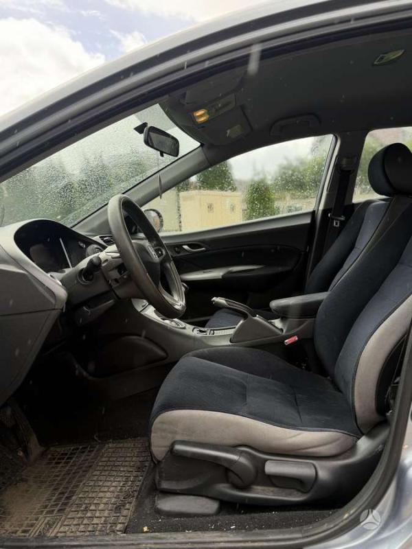 Zils Honda Civic 2007 Viļņa, ar dzinēja tilpumu 1.80 L un nobraukumu 253 tūkst. km par 888 €, foto 6 vietnē AUTOMOTO.COM.LV