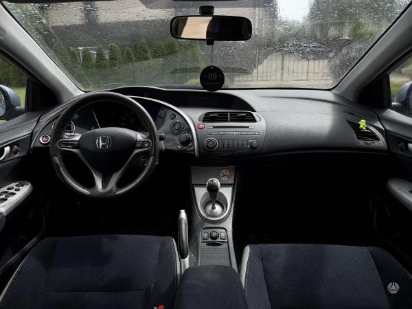 Zils Honda Civic 2007 Viļņa, ar dzinēja tilpumu 1.80 L un nobraukumu 253 tūkst. km par 888 €, foto 8 vietnē AUTOMOTO.COM.LV