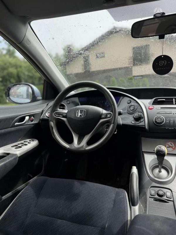 Zils Honda Civic 2007 Viļņa, ar dzinēja tilpumu 1.80 L un nobraukumu 253 tūkst. km par 888 €, foto 9 vietnē AUTOMOTO.COM.LV