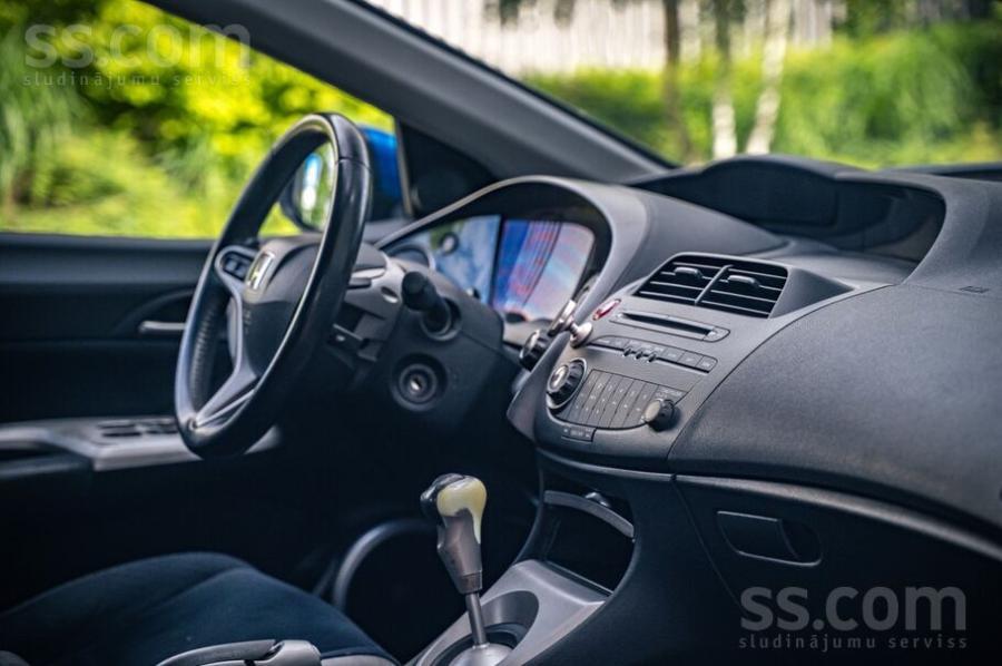 Zils Honda Civic 2007 Rīga, ar dzinēja tilpumu 1.80 L un nobraukumu 210 tūkst. km par 1290 €, foto 9 vietnē AUTOMOTO.COM.LV