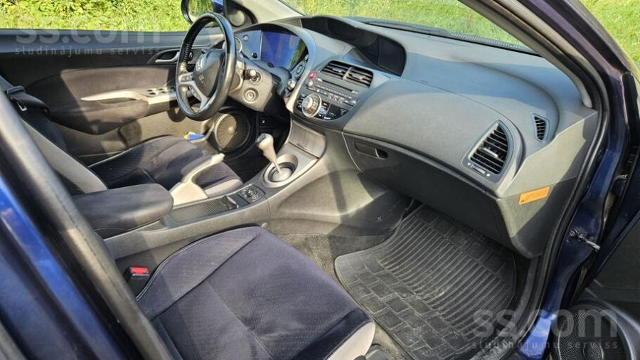 Zils Honda Civic 2007 Daugavpils, ar dzinēja tilpumu 1.80 L un nobraukumu 180 tūkst. km par 2100 €, foto 6 vietnē AUTOMOTO.COM.LV