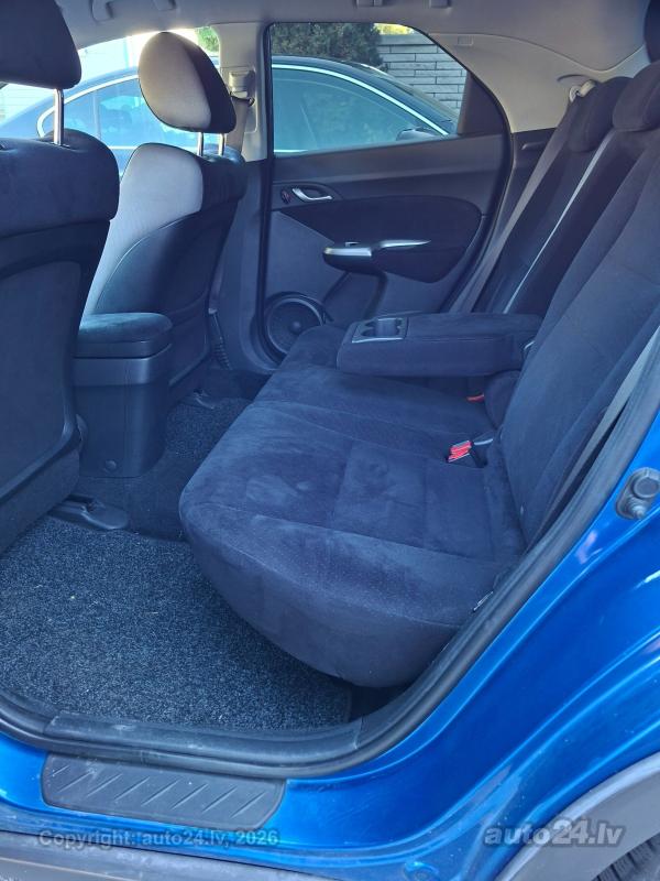 Honda Civic 2007 Tallina vietnē Zils Honda Civic 2007 Tallina, ar dzinēja tilpumu 1.80 L un nobraukumu 159 tūkst. km par 1100 €, foto 7 vietnē AUTOMOTO.COM.LV