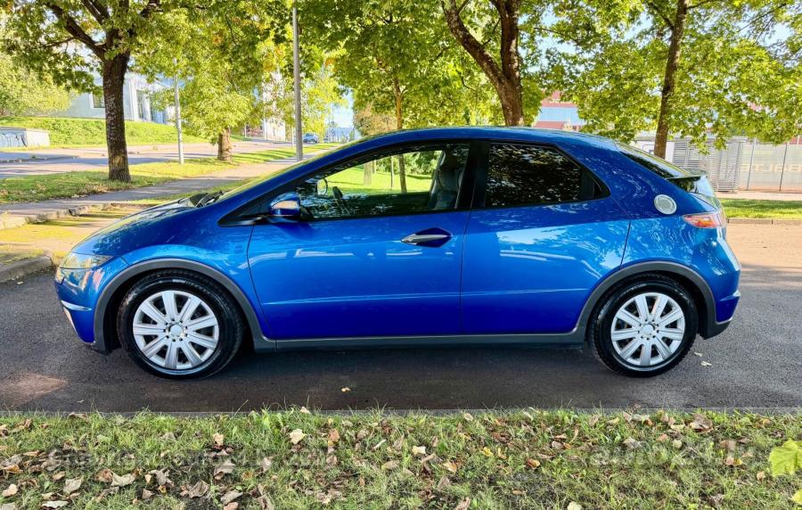 Zils Honda Civic 2007 Tallina, ar dzinēja tilpumu 1.80 L un nobraukumu 159 tūkst. km par 3499 €, foto 6 vietnē AUTOMOTO.COM.LV