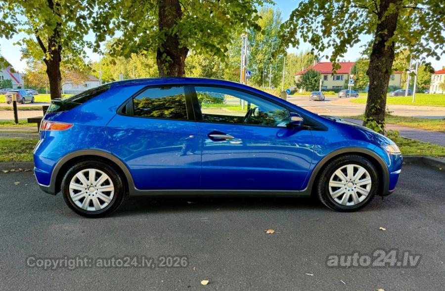 Zils Honda Civic 2007 Tallina, ar dzinēja tilpumu 1.80 L un nobraukumu 159 tūkst. km par 3499 €, foto 7 vietnē AUTOMOTO.COM.LV