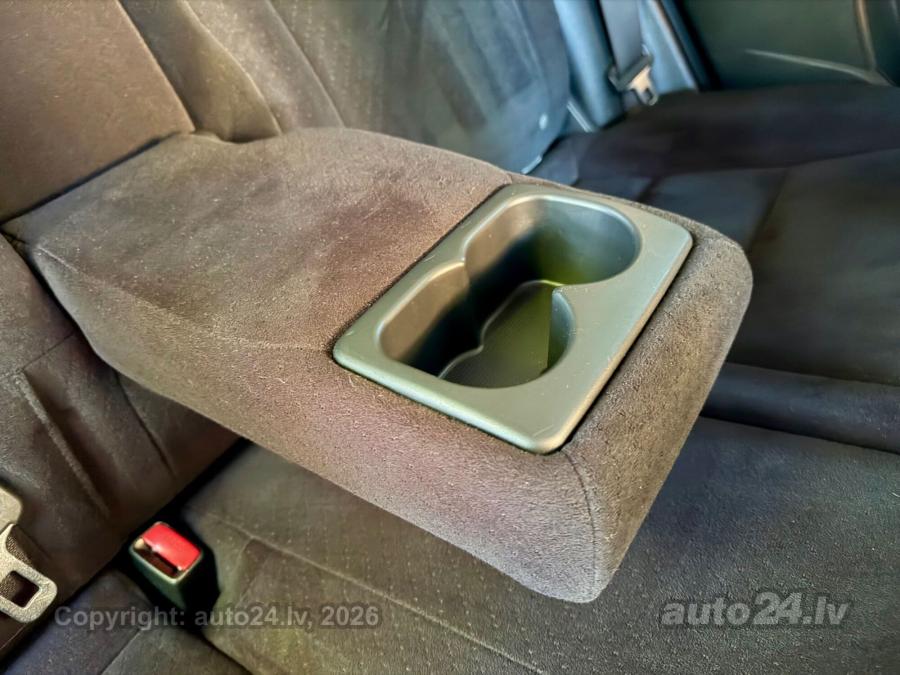 Zils Honda Civic 2007 Tallina, ar dzinēja tilpumu 1.80 L un nobraukumu 159 tūkst. km par 3499 €, foto 24 vietnē AUTOMOTO.COM.LV