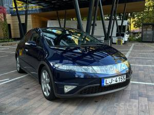 Zils Honda Civic 2007 Ogre, ar dzinēja tilpumu 1.80 L un nobraukumu 182 tūkst. km par 2800 €, foto  vietnē AUTOMOTO.COM.LV
