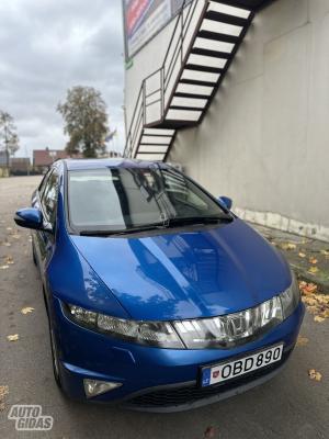 Zils Honda Civic 2007 Vievis, ar dzinēja tilpumu 1.80 L un nobraukumu 418 tūkst. km par 1350 €, foto  vietnē AUTOMOTO.COM.LV