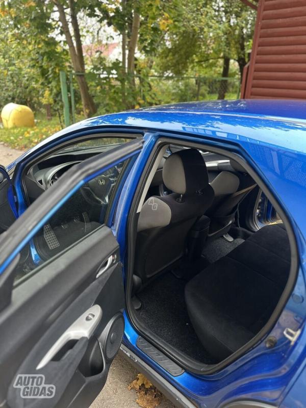 Blue Honda Civic 2007 in Vievis, with an engine capacity of 1.80 L and mileage of 418 thousand km for 1350 €, photo 10 on AUTOMOTO.COM.LV