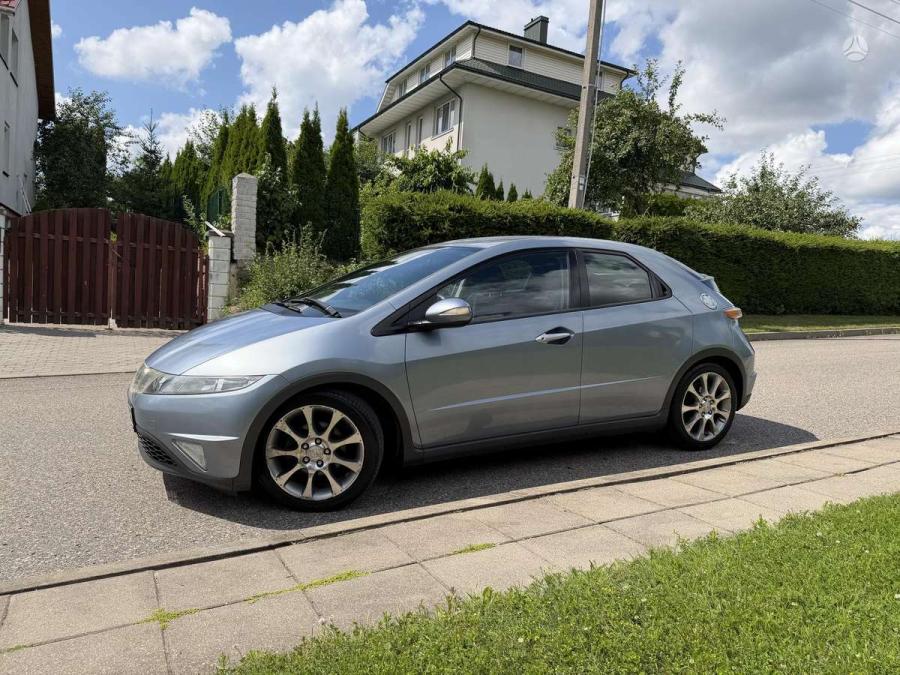Zils Honda Civic 2008 Viļņa, ar dzinēja tilpumu 1.80 L un nobraukumu 220 tūkst. km par 2950 €, foto 5 vietnē AUTOMOTO.COM.LV