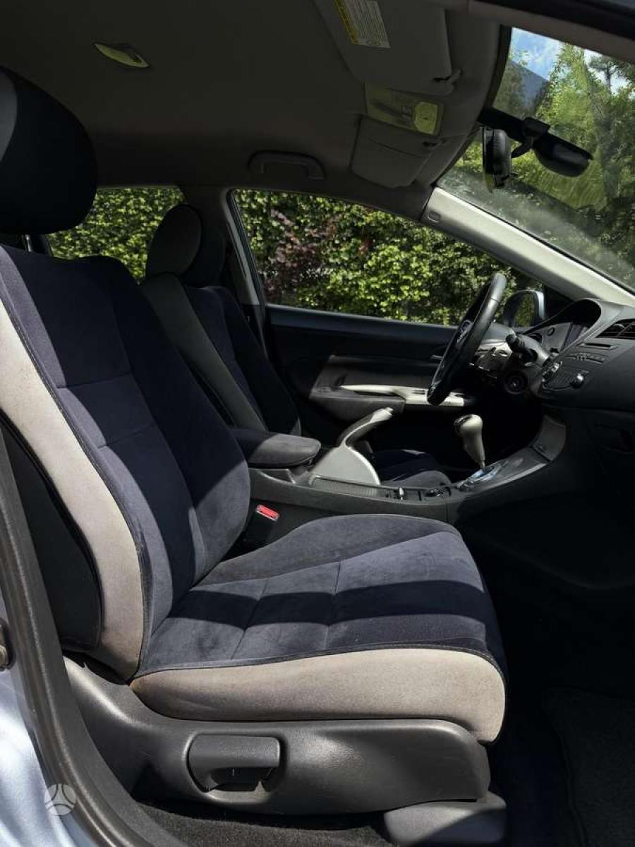 Zils Honda Civic 2008 Viļņa, ar dzinēja tilpumu 1.80 L un nobraukumu 220 tūkst. km par 2950 €, foto 23 vietnē AUTOMOTO.COM.LV
